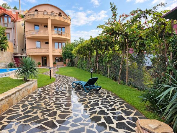 Luxury Villa In Tbilisi Center - Tbilisi