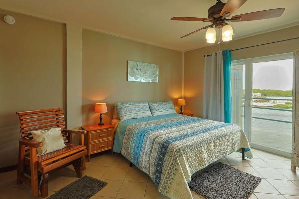 Renovated Ocean-view Condo With Pool At San Pedro - Belize