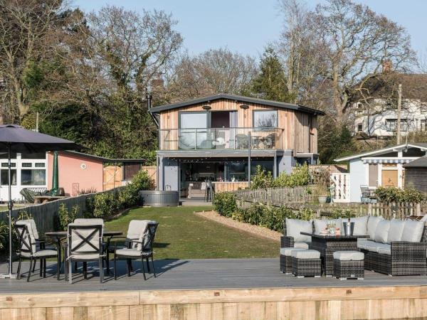 Whispering Reeds, Hot Tub & Private Quay, Horning - Wroxham