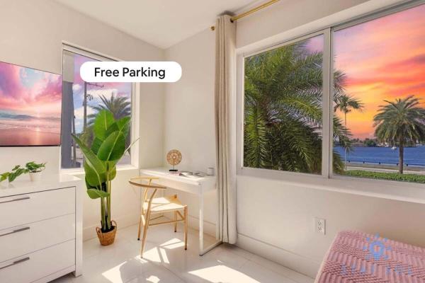 Free Parking - Bay View - Pool - Step To Beach - Miami Gardens, FL
