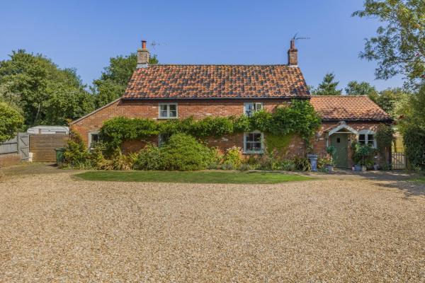 Lavender House Family Holiday House Retreat, Own Pool, Xl Sauna - Norfolk