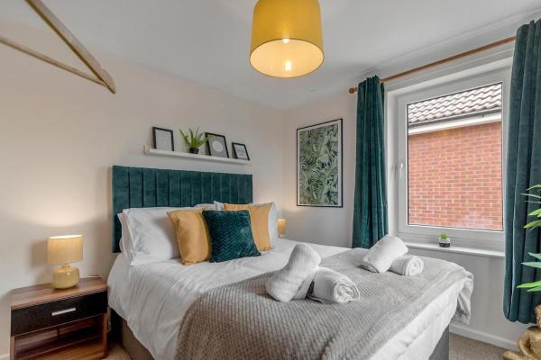 Team-friendly Stay Near Wensum Park With Parking - Norwich