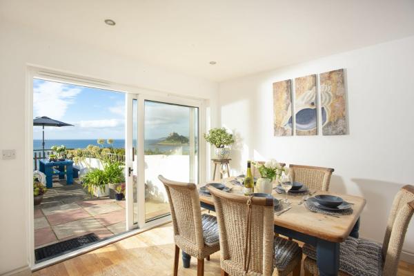 Ty Bryn - Sleeps 5 Guests In 3 Bedrooms - Mousehole
