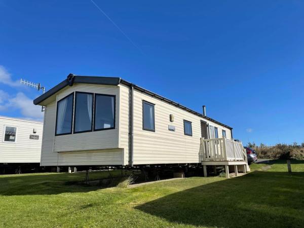 Blue Dolphin Holiday Home - Filey