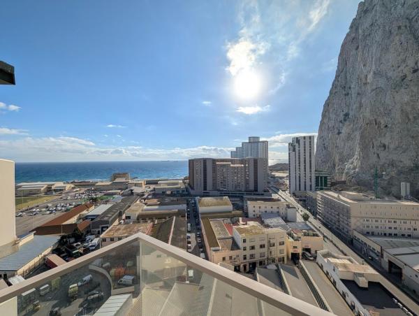 New Cp Top Floor Luxury Studio With Sea View - Gibraltar
