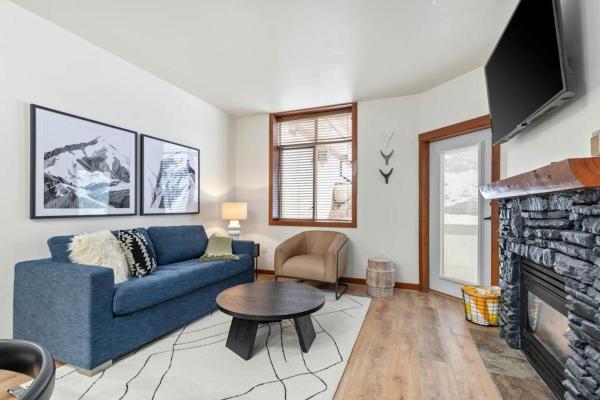 Powderhorn Lodge 102: Sego Lily Suite - Alta, UT