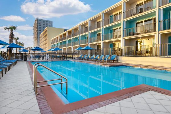 Dolphin Beach Club - New Smyrna Beach, FL