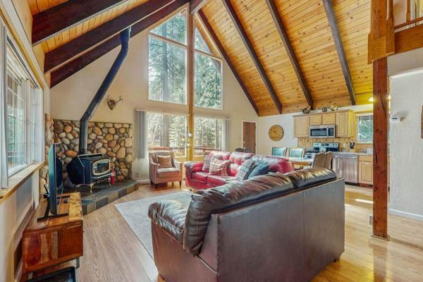 Charming Tahoe Chalet - Lake Tahoe