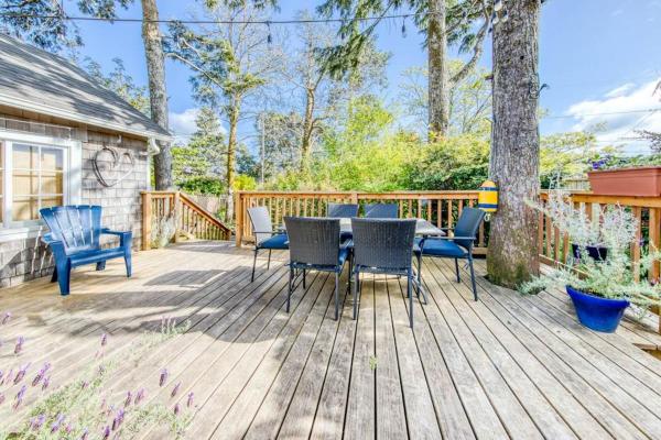 Garden By The Sea - Cannon Beach, OR