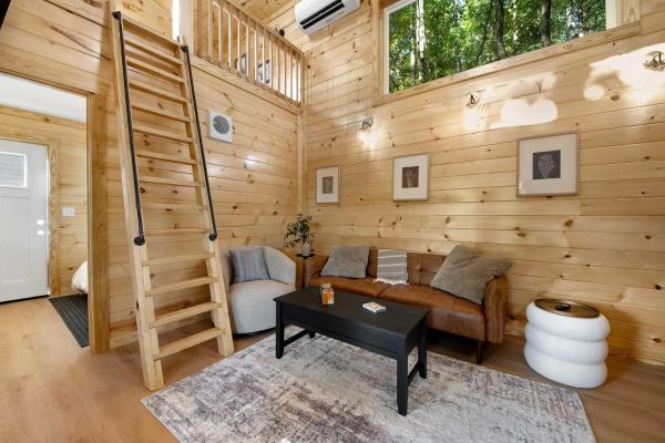Cabins Group 2 - Green Getaway Chestnut Cottage & Charcoal Cabin - Lookout Mountain, TN