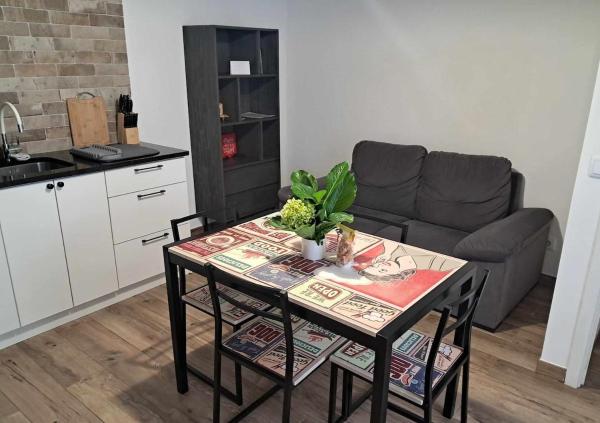 Apartment With Shared Heated Pool And Ac Centrally Located - Portugal