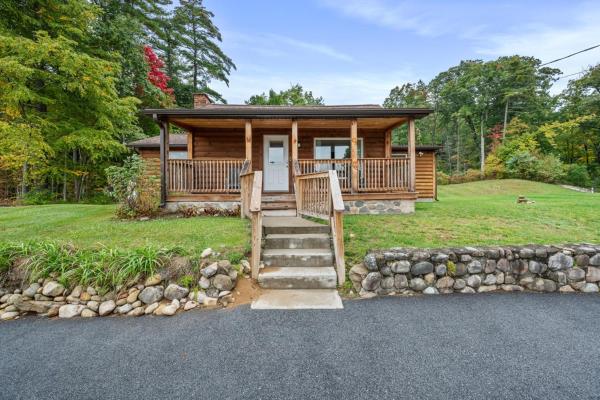 Glen Lake Cabin, Views, Porch, Fireplace, Track - Hudson Valley, NY