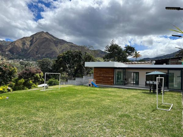 Casa Aramo - Quinta Moderna Y Privada En Malacatos - Ecuador