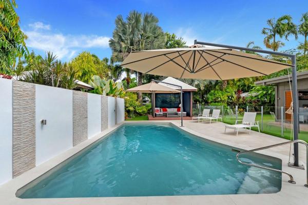 The Last Resort Bali House - Palm Cove