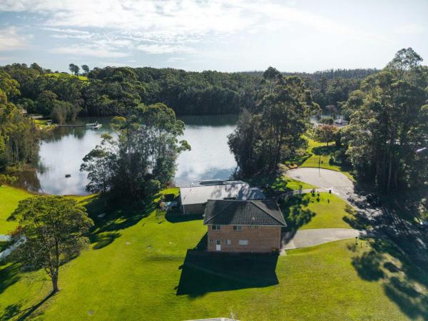 Paradise Lake Conjola Park - Australia