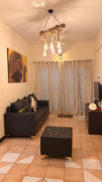 Mira Central Spacious 2bhk Apartment In Chennai - 첸나이