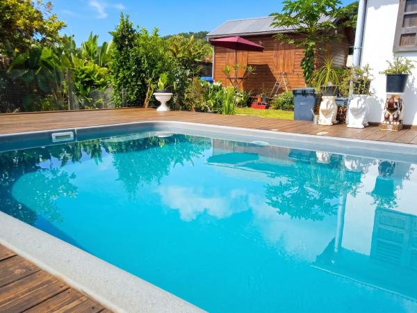 Bungalow Intime Avec Piscine Privée à Saint-paul. - La Réunion