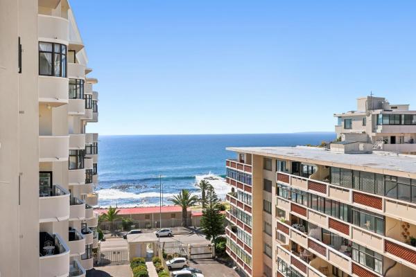Backup Powered Atlantic Sea-view Penthouse - 캠스 베이