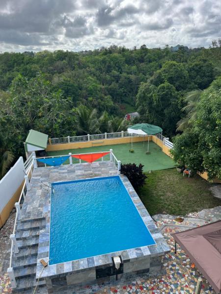 Colocation Avec Piscine Au Abymes - Guadeloupe