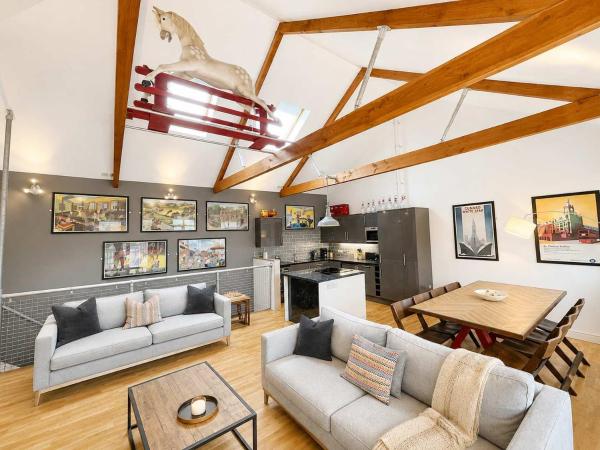Stylish~tasteful~2bed~2bath~central~townhouse - Newlyn