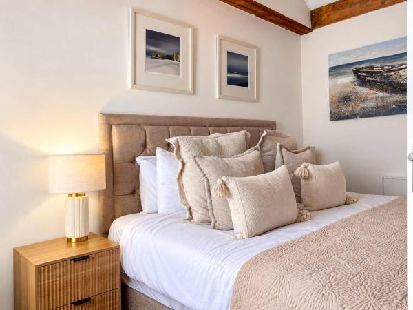 Boatsman's Cottage- Sleeps 4- Garage- Mousehole - Penzance