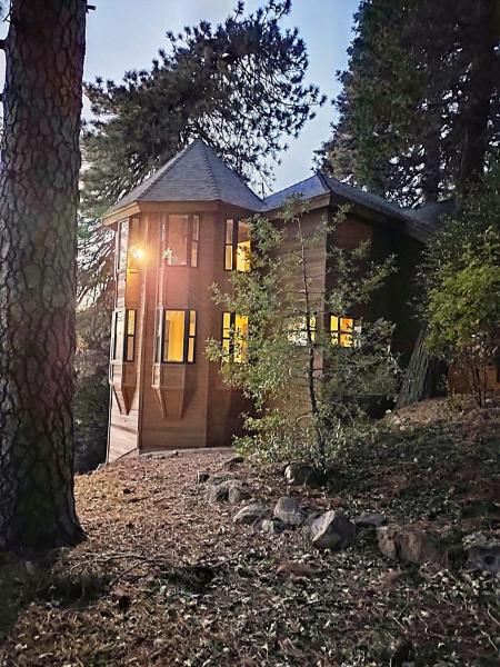 Mountain Castle Retreat - Fontana, CA