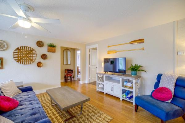 Pool Access, Walk To Beach! Cape Canaveral Apt - Cape Canaveral, FL
