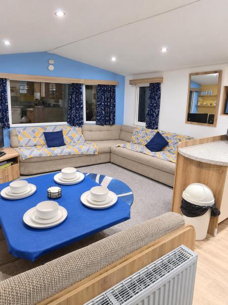 Lyons Winkups Holiday Park Towyn Rhyl 3 Bedroom Sleeps Disabled Access Ramp Onto Decking Area Free Entertainment Pet Friendly Beds Made Up On Arrival New To The Market - Gwynedd