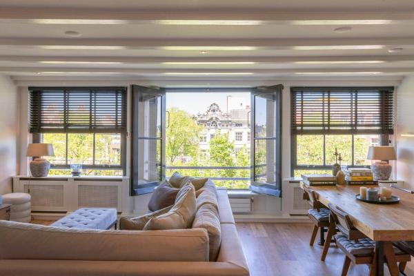 Beautiful & Light Apt On Canal - Amsterdam
