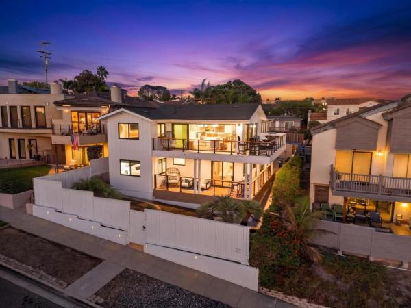 Moonlight Dream - 4 Bedroom Panoramic Ocean Views - Encinitas, CA