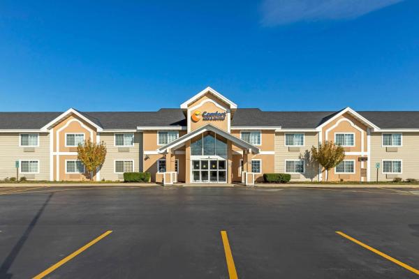 Comfort Inn & Suites Jackson - West Bend - Hubertus, WI