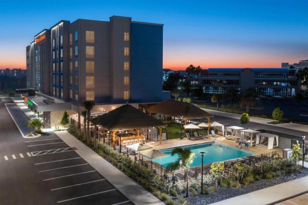 Hilton Garden Inn Cape Canaveral Near Cocoa Beach - Cape Canaveral, FL