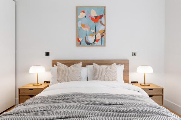 Stylish White City Apartment - Near Westfield & Tube - Londres