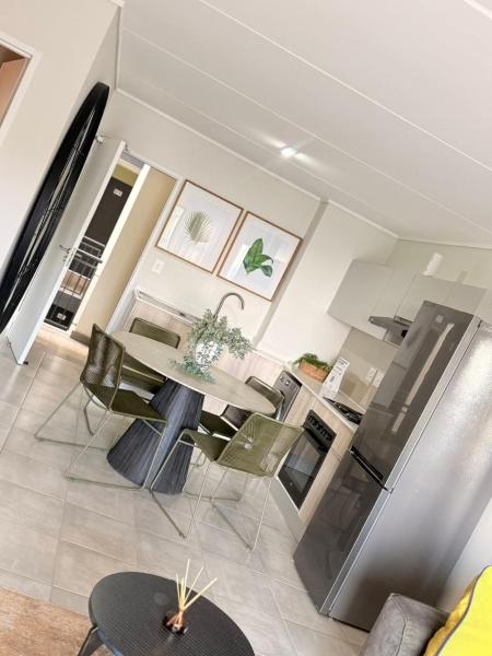 The Huntsman Residence - Somerset West