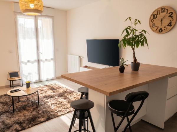 Appartement Charmant à Viroflay Avec Terrasse & Parking - Poissy