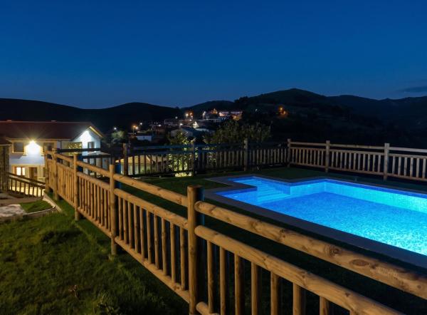 Charming House In Biescas With Shared Pool - Salas