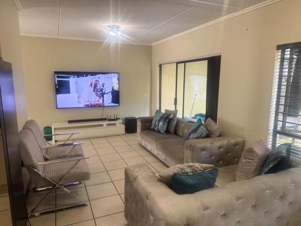 Sandton Duplex Stay - Chartwell