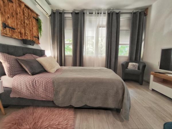 Rubica - "Green Window" Studio Apartment - Rijeka