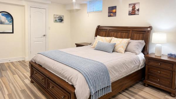 Modern Private Room Near Don Mills & Fairview Mall - Toronto