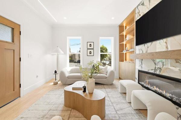 Renovated South Boston Townhouse, Skyline Views - Dorchester, MA