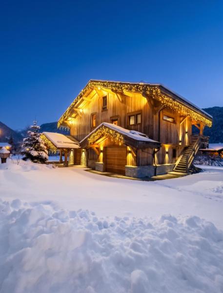Chalet Spacieux à Samoëns De 210 M² Avec Jacuzzi Et Jardin - Champéry