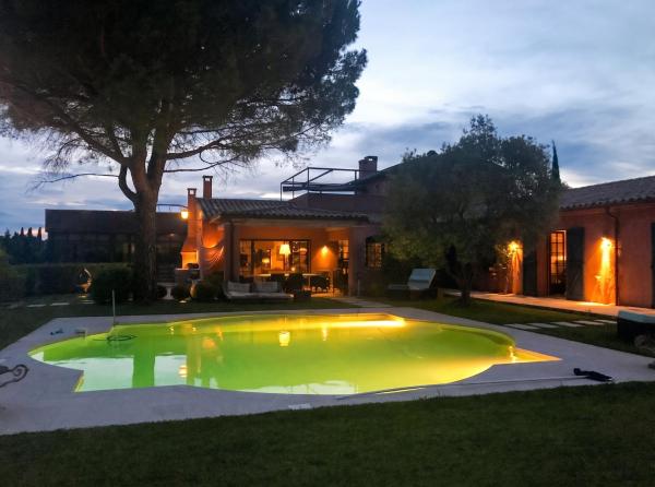 Villa D'exception à Palaja Avec Piscines Intérieures Et Extérieures - Carcassonne