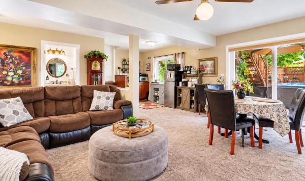 3 Bdr 1500 Sq Ft Suite, Sauna,hot Tub, Gym - Washington