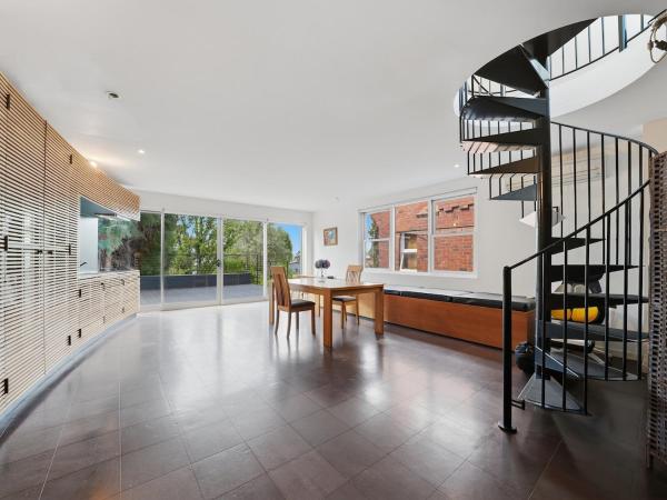 Cosy Sandy Bay Manor Retreat - Hobart