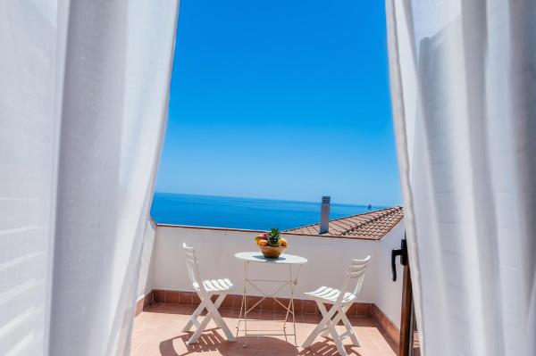 Spacious Apartment With Sea View In Aci Castello - Acireale