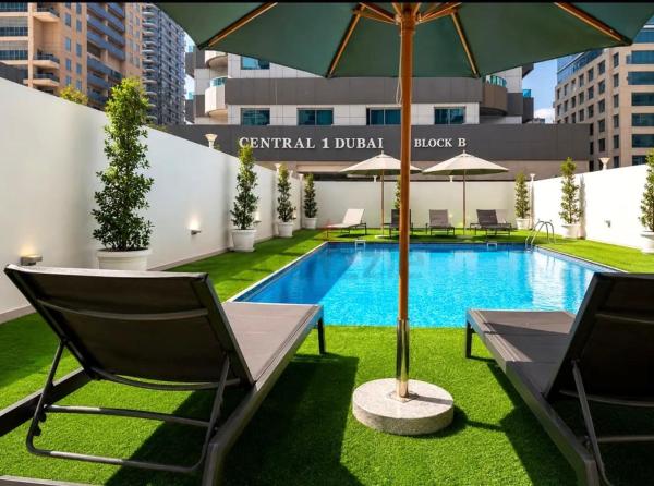 Female Only Cozy Bed In Dubai Marina - Dubaï
