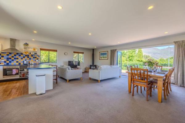 Terrific Views On Totara - Wanaka