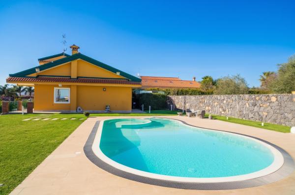 Bright Apartment In Acireale, 60 Sqm With Shared Pool - Acireale