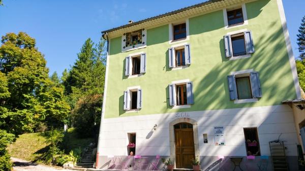 Maison Spacieuse à Castellane Avec Jardin Et Vue Montagne - Annot