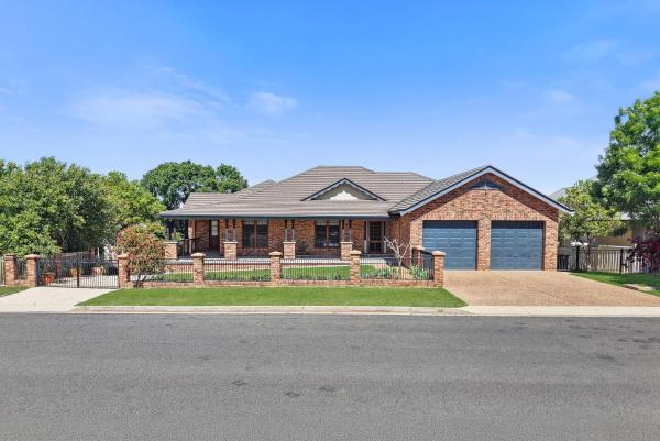 The Bandalong Belle - 5bdr - Renovated Home In Hillvue - Tamworth